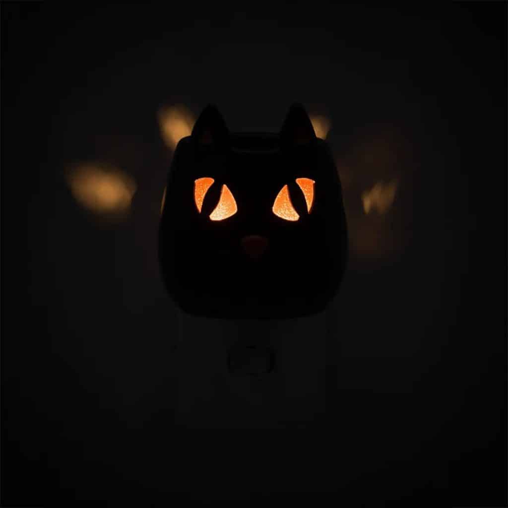 Spooky Stare Mini Warmer with Tabletop Base - The Candle Boutique ...