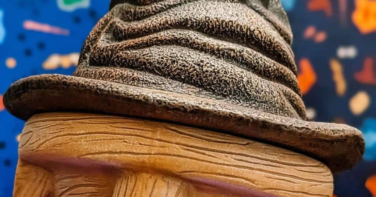 Harry Potter Talking Sorting Hat Scentsy Warmer - The Candle Boutique ...